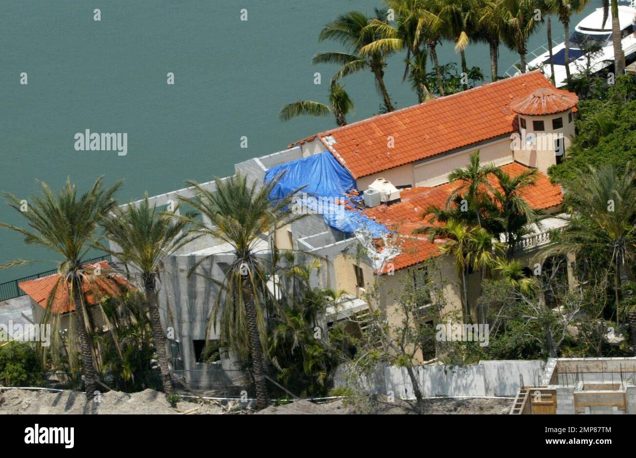 Exclusive!! Alejandro Sanz is having an extension put on his Miami ...