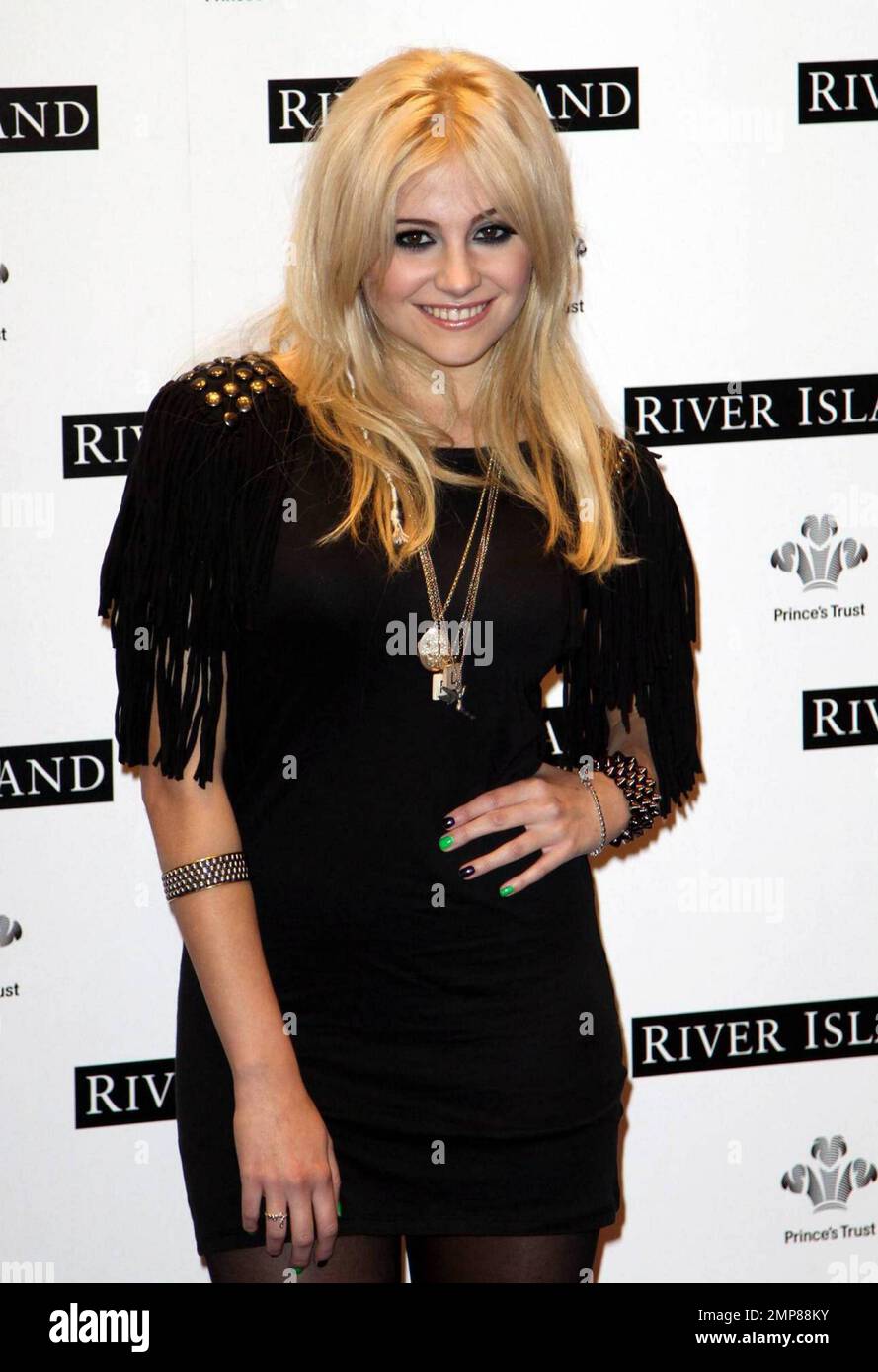 River island on oxford street hi-res stock photography and images - Alamy