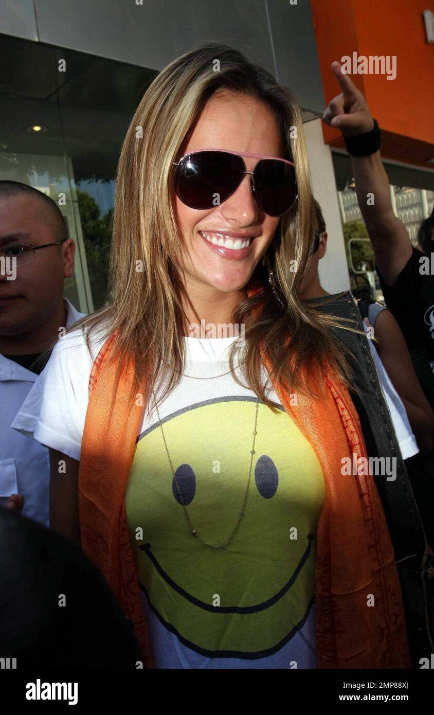 Victorias Secret Model Alessandra Ambrosia Shopped Kitsons On Robertson Blvd This Afternoon