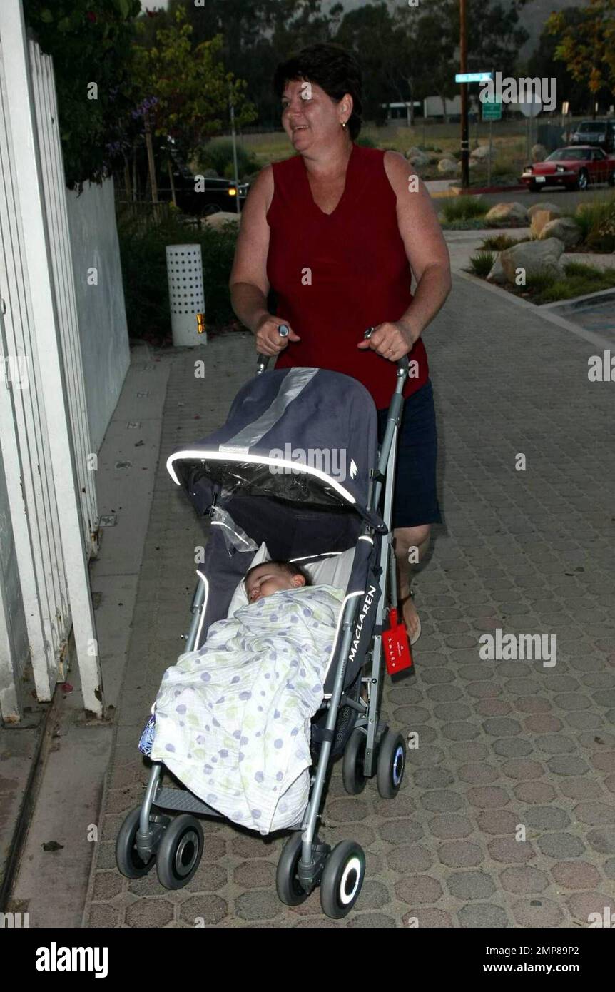 Super model Alessandra Ambrosio, fiance Jamie Mazur and their baby girl ...