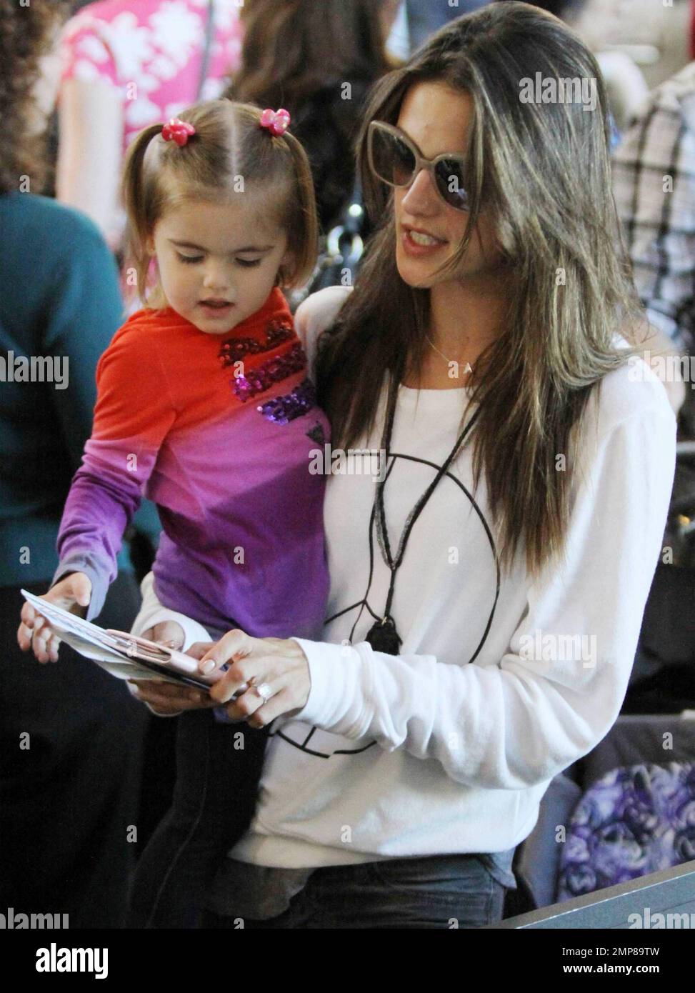 EXCLUSIVE!! Victoria's Secret model Alessandra Ambrosio, husband Jamie ...