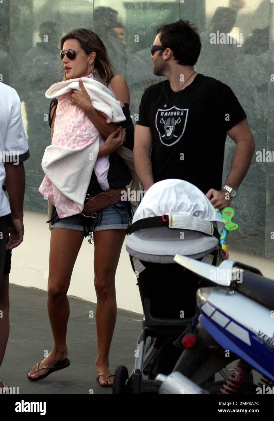 Exclusive!! Supermodel Alessandra Ambrosio with longtime boyfriend ...