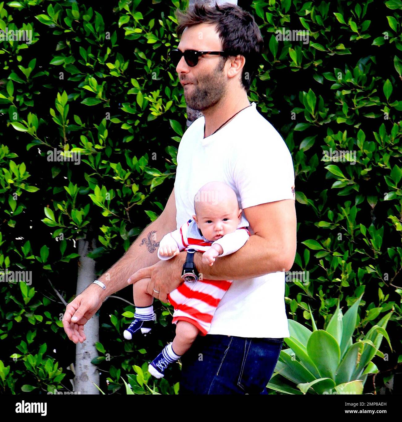 - Supermodel Alessandra Ambrosio wears a star-patterned sweater as she ...