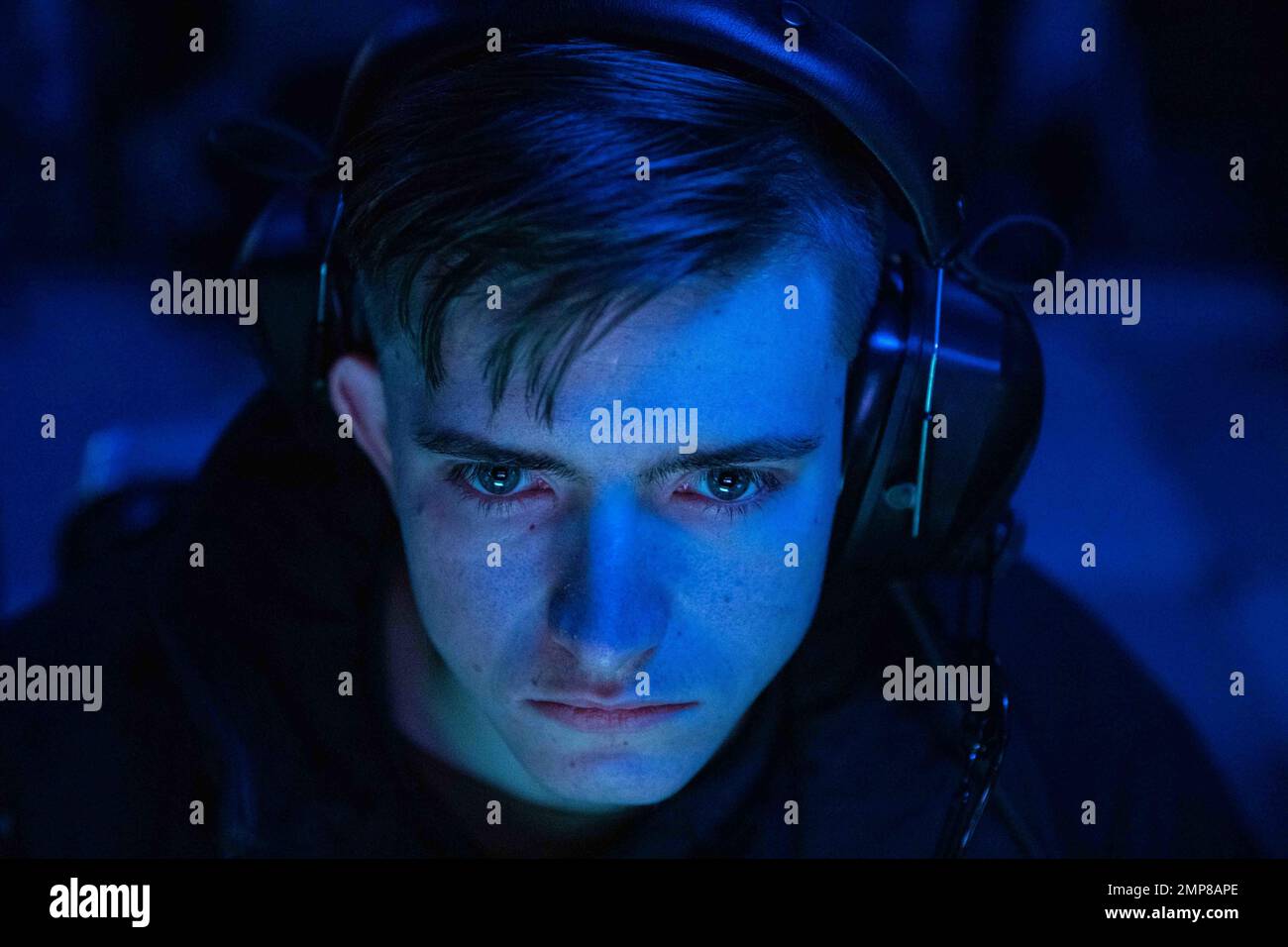 221011-N-LK647-0219 ATLANTIC OCEAN—Fire Controlman 3rd Class Chandler ...