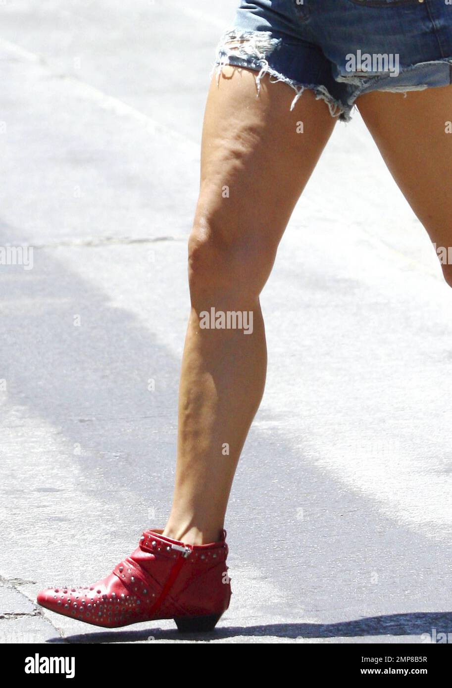 Victoria's Secret model Alessandra Ambrosio shows off her long shapely ...