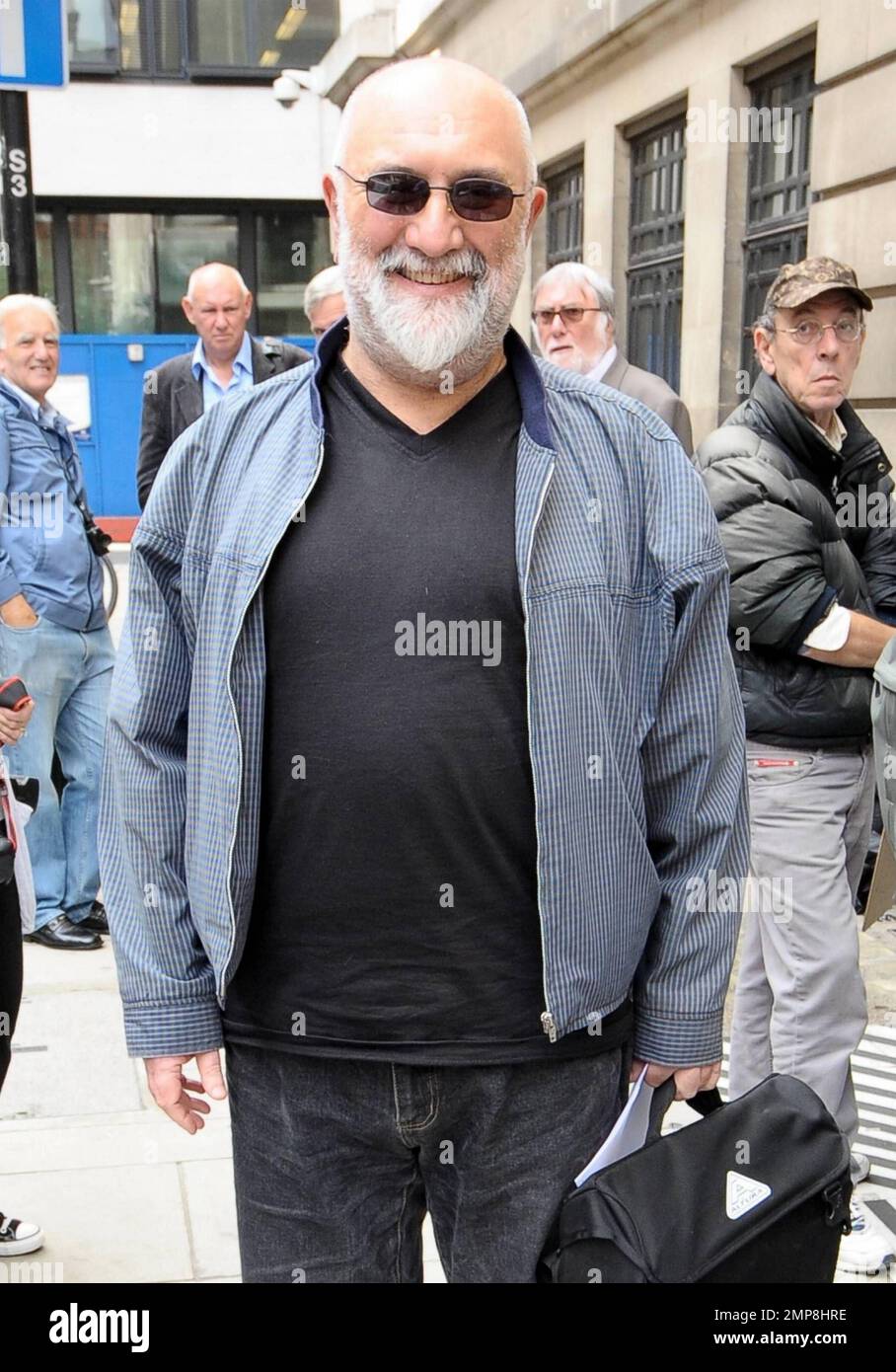Alexei sayle the young ones hi-res stock photography and images - Alamy