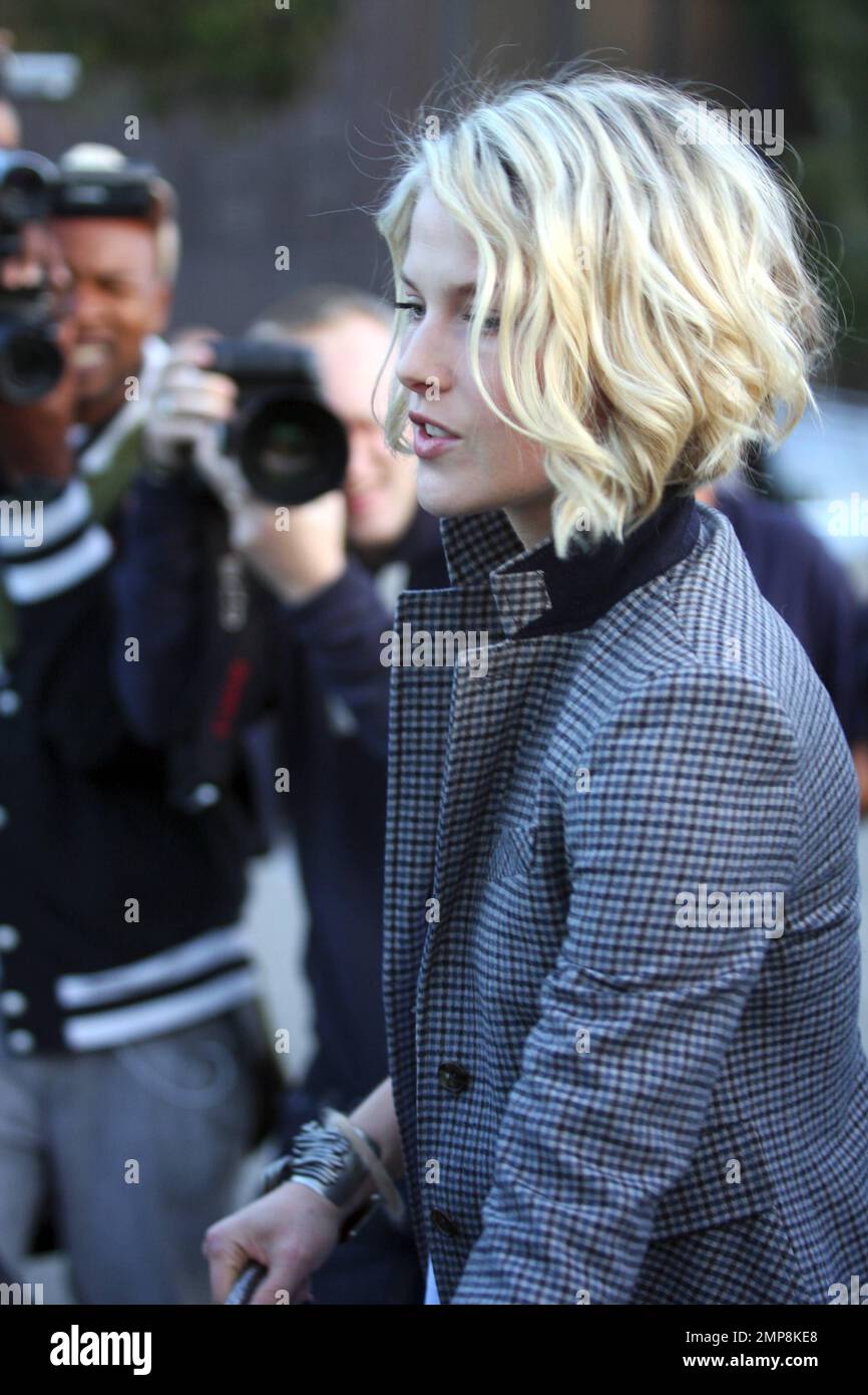 Ali Larter waves to photographers while out and about in Los Angeles ...