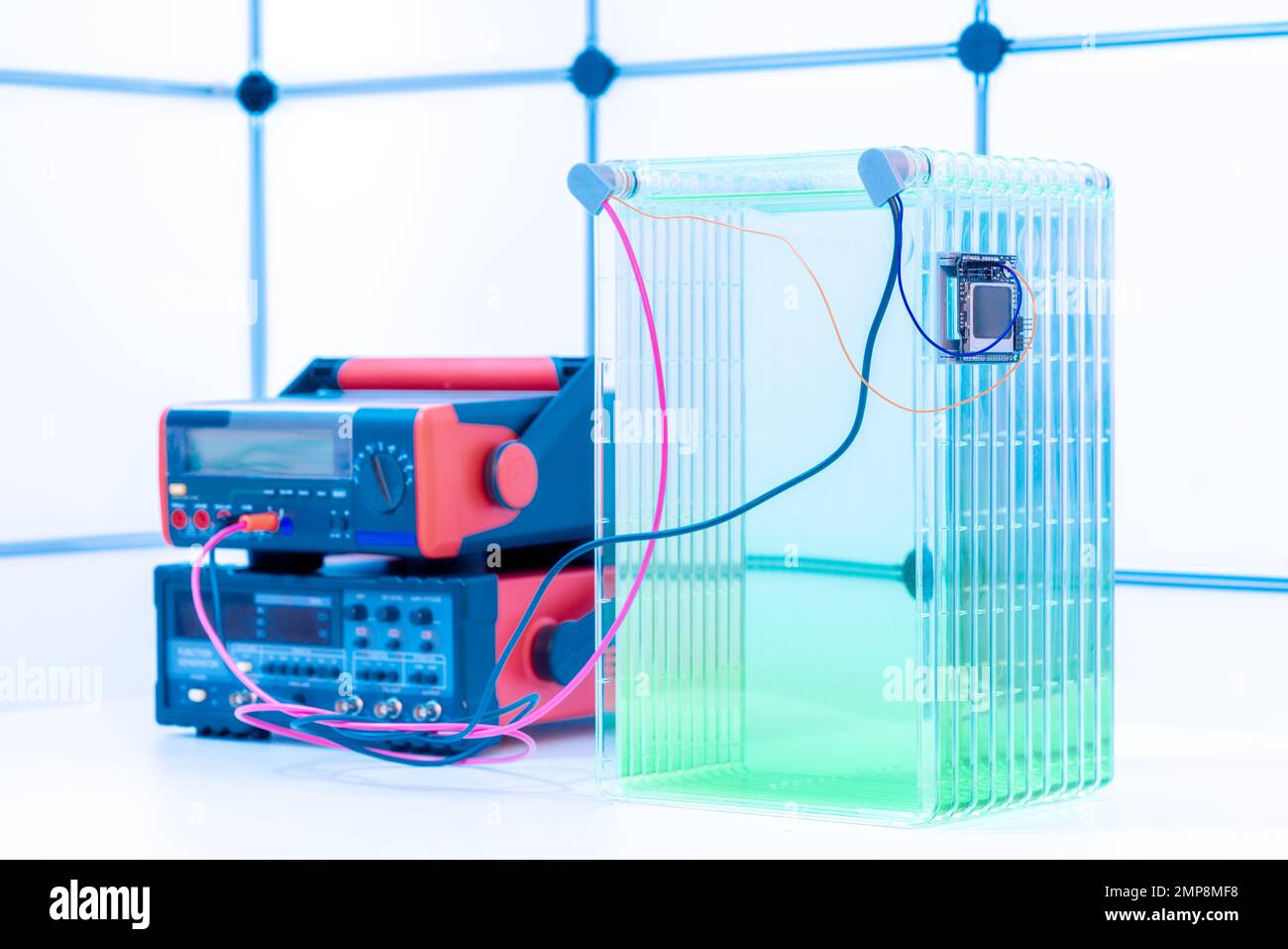 experimental battery based on biopolymers in the laboratory of ...