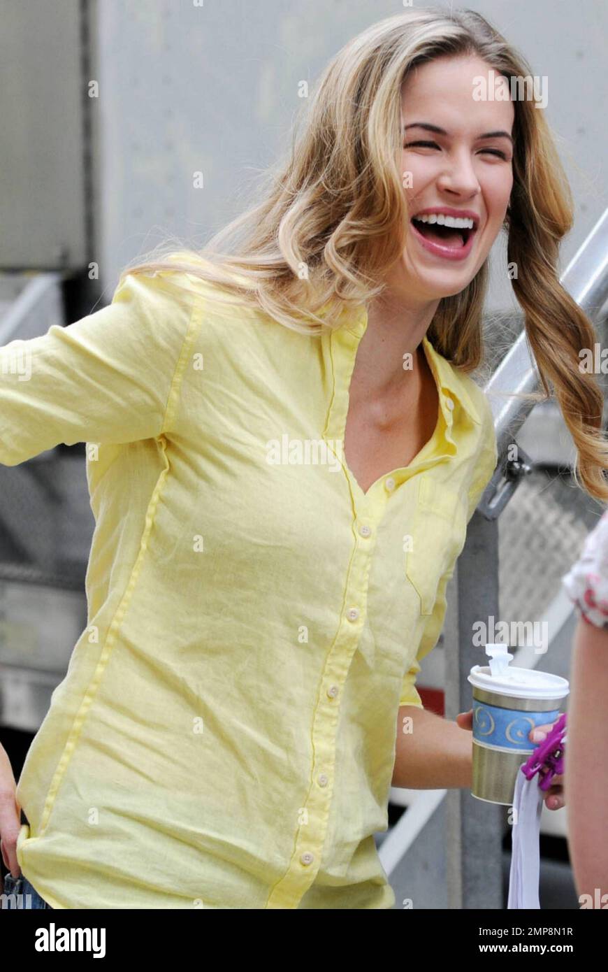 "Gossip Girl" newcomer actress Alice Callahan looks bright and fresh on ...