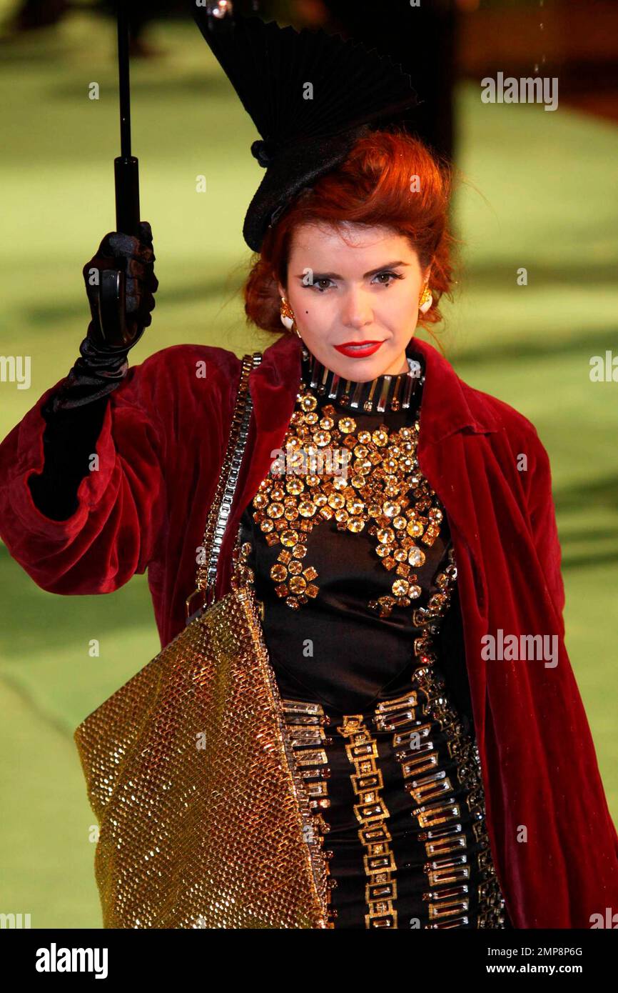 Paloma Faith arrives at the Royal World Premiere of "Alice In ...