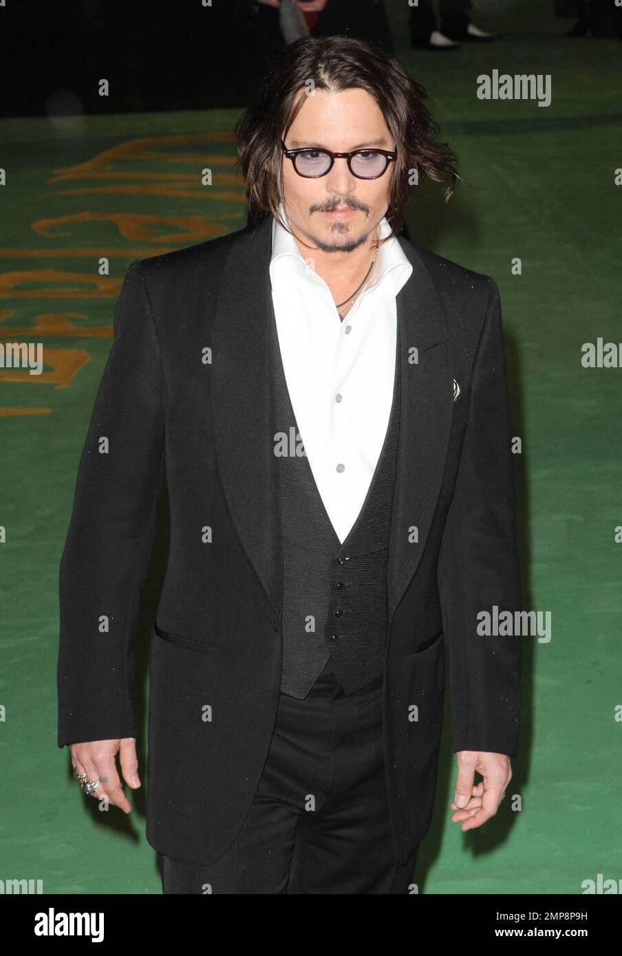 Johnny Depp arrives at the Royal World Premiere of "Alice In Wonderland ...