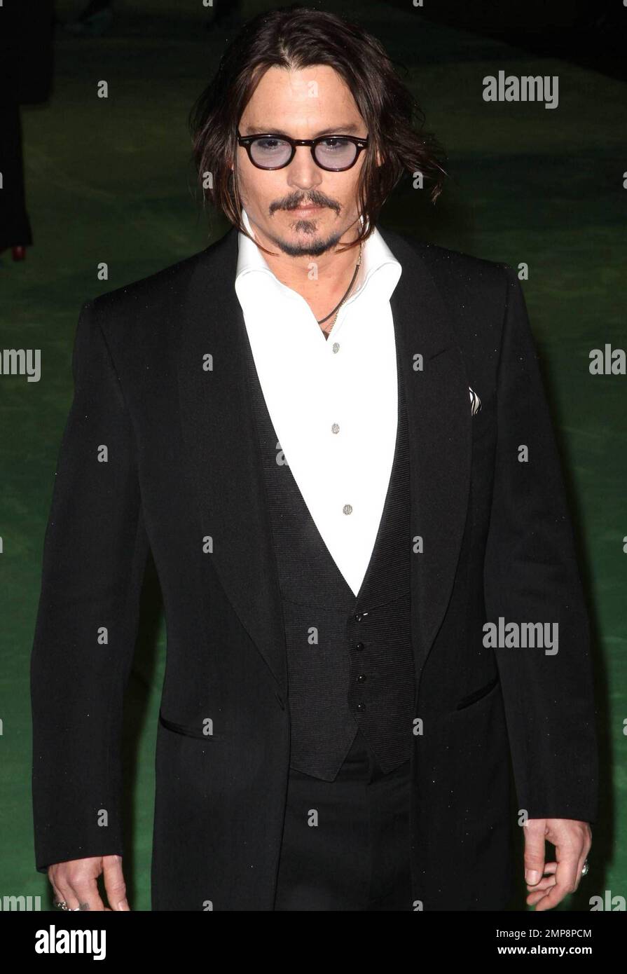 Johnny Depp arrives at the Royal World Premiere of "Alice In Wonderland ...