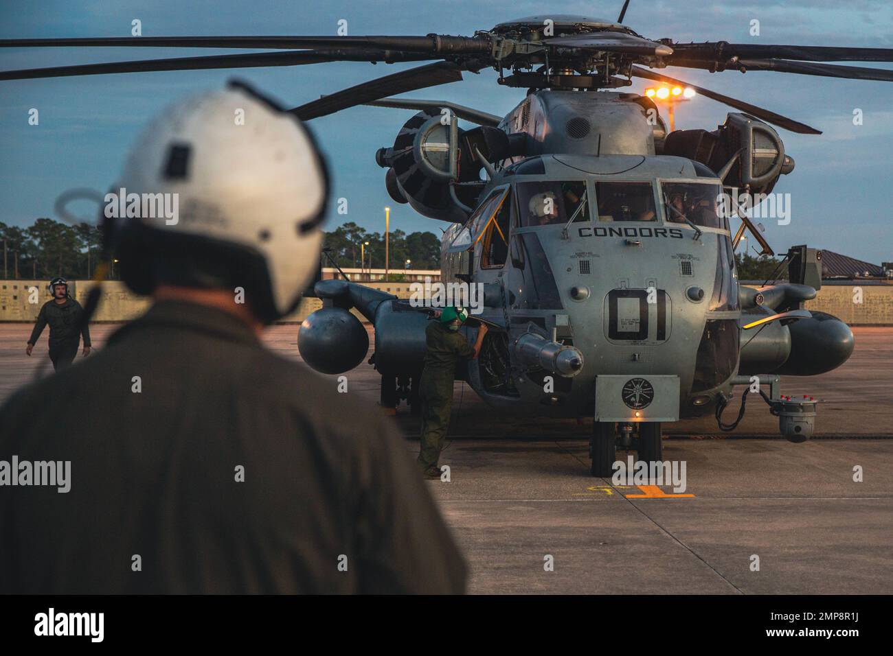 Marine heavy helicopter squadron hmh 464 hi-res stock photography and ...