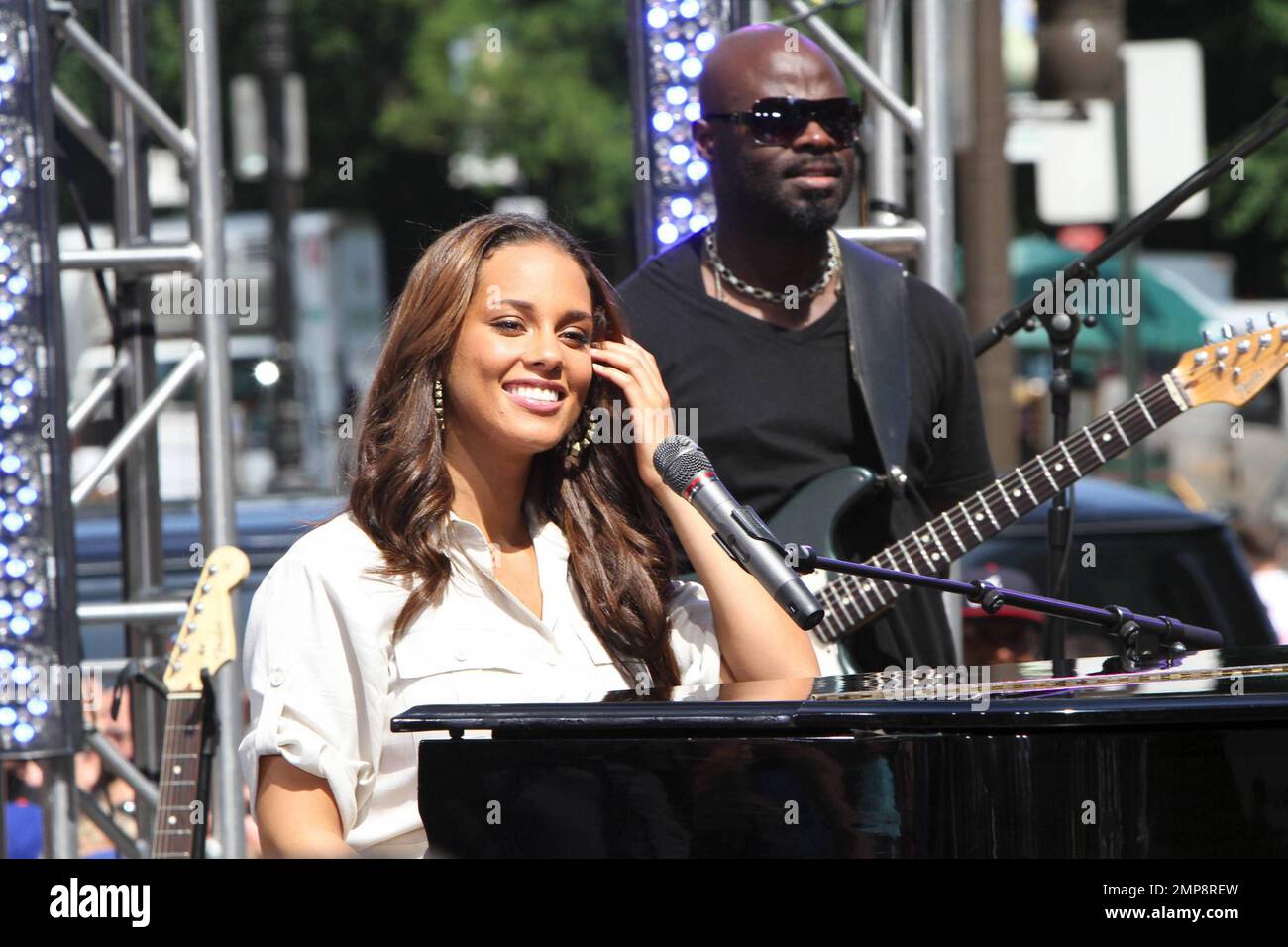 Alicia Keys performs live in concert on "The Early Show" on CBS in New ...