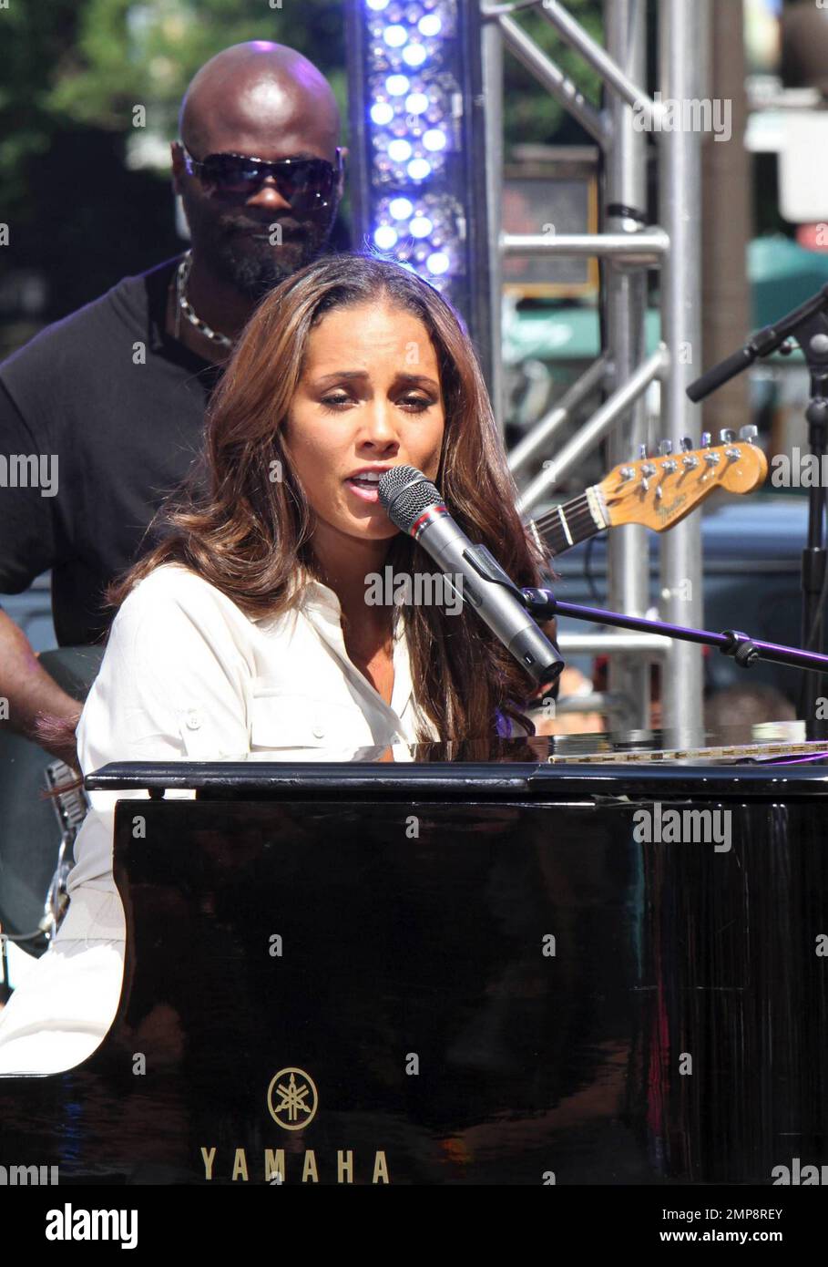 Alicia Keys performs live in concert on "The Early Show" on CBS in New ...
