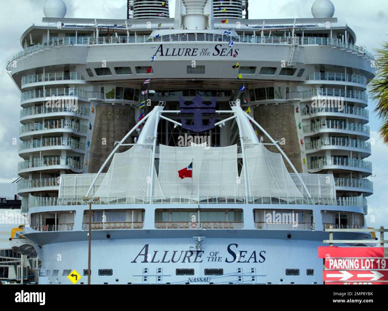 The world's largest cruise ship, Royal Caribbean's Allure of the Seas ...