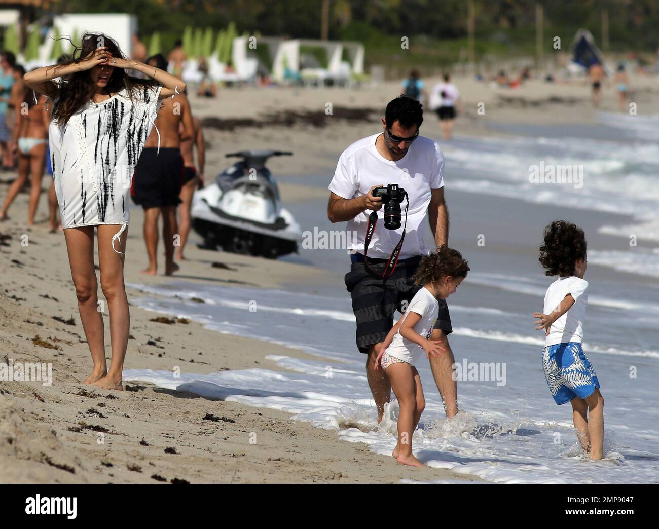 Guy oseary and son hi-res stock photography and images - Alamy
