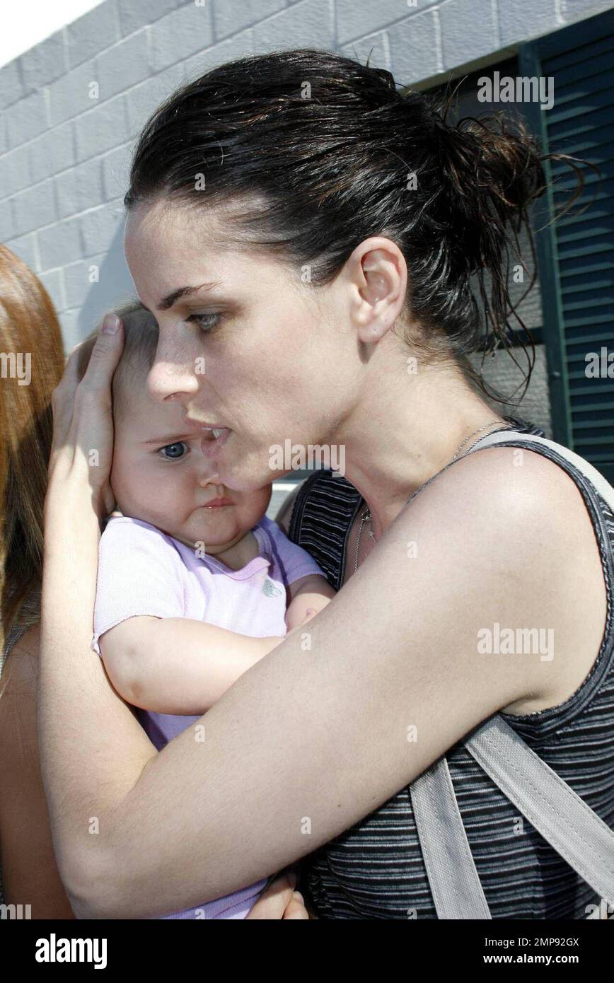 amanda peet baby daughter frances pen Stock Photo - Alamy