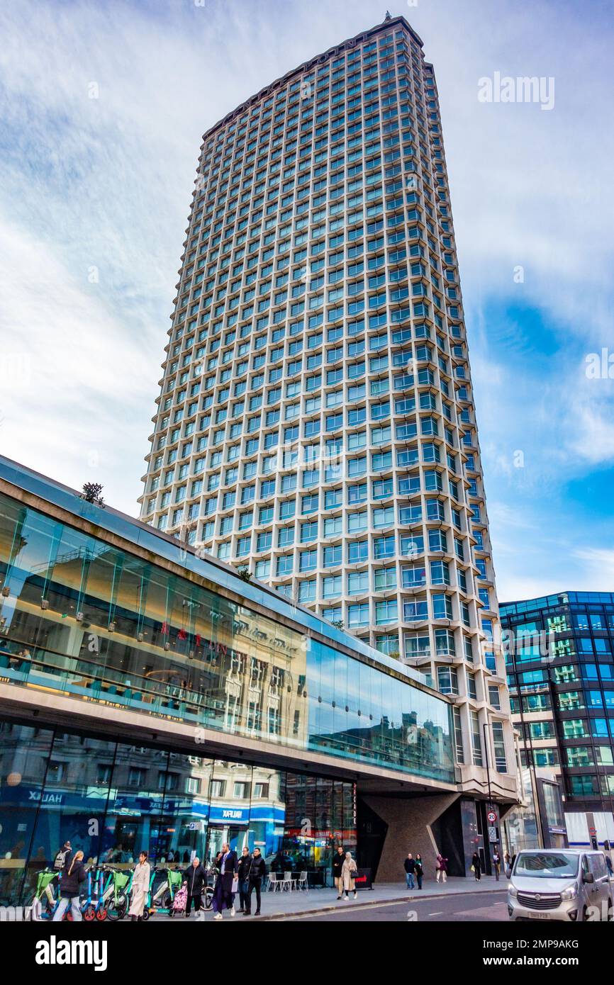 34 storey tower hi-res stock photography and images - Alamy