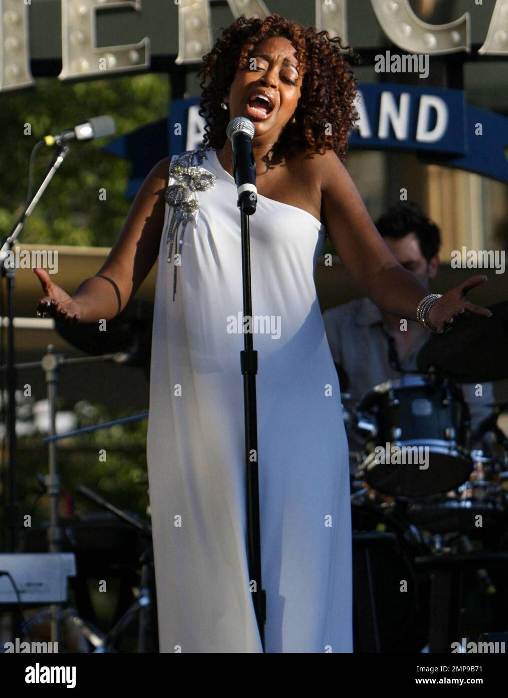 Singer and actress Jennifer Leigh Warren performs live on an open air ...