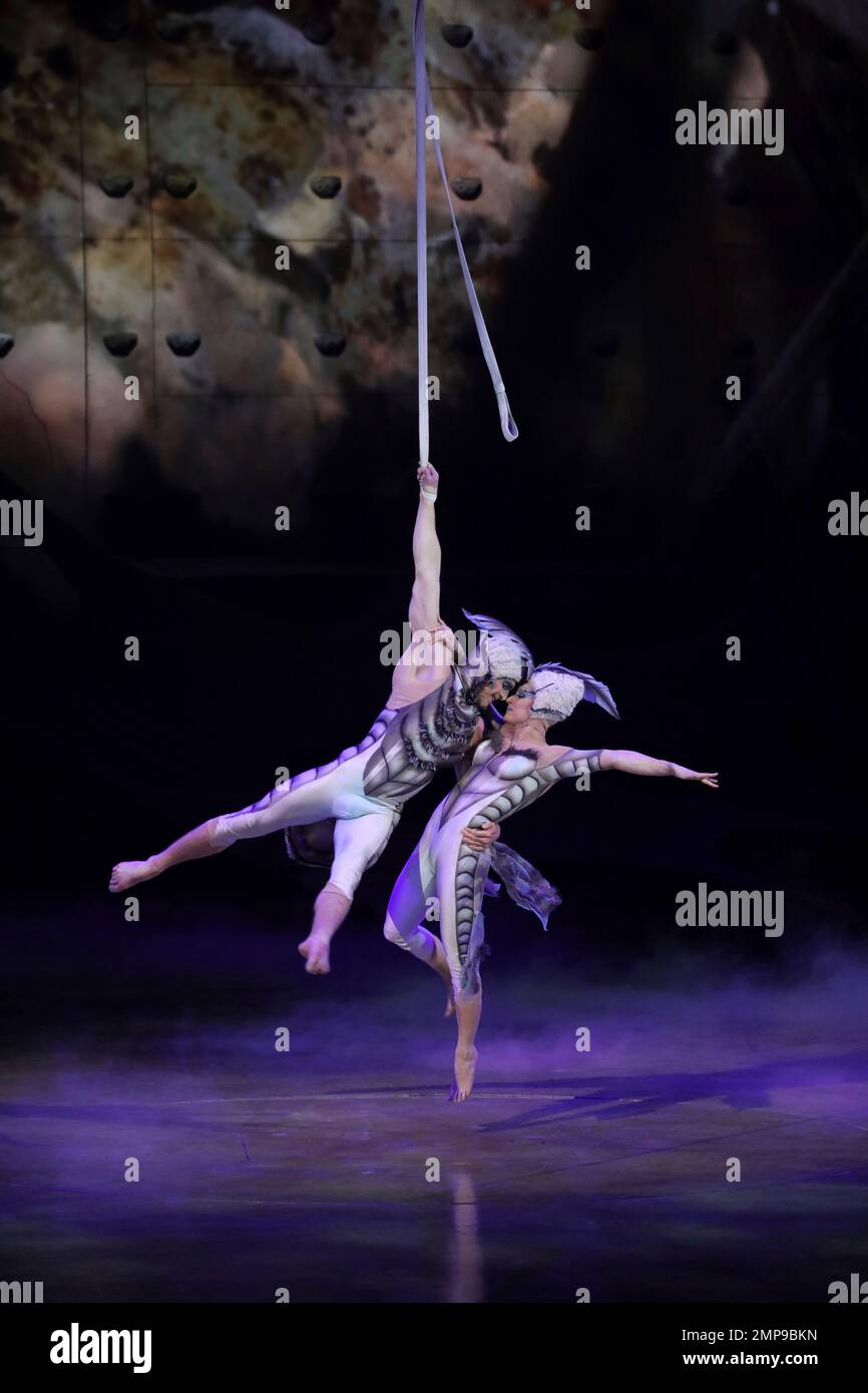 Acrobats, Alexis Trudel, left, and Catherine Audy, of Cirque Du Soleil ...