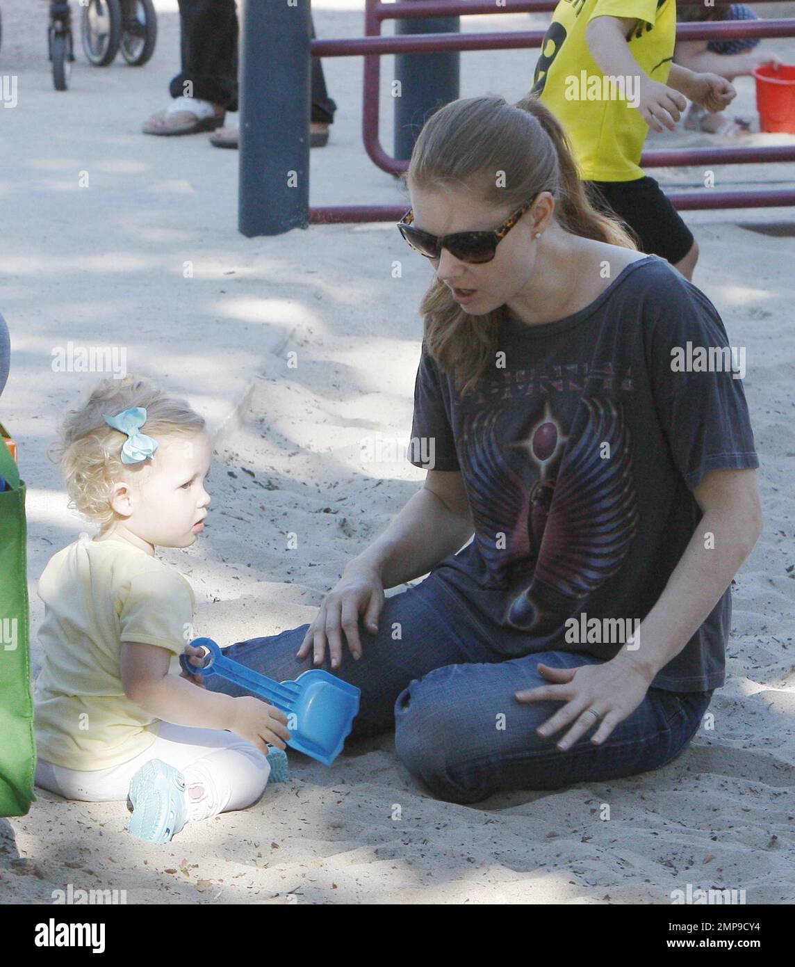 American actress and singer Amy Adams and long time fiance Darren Le ...