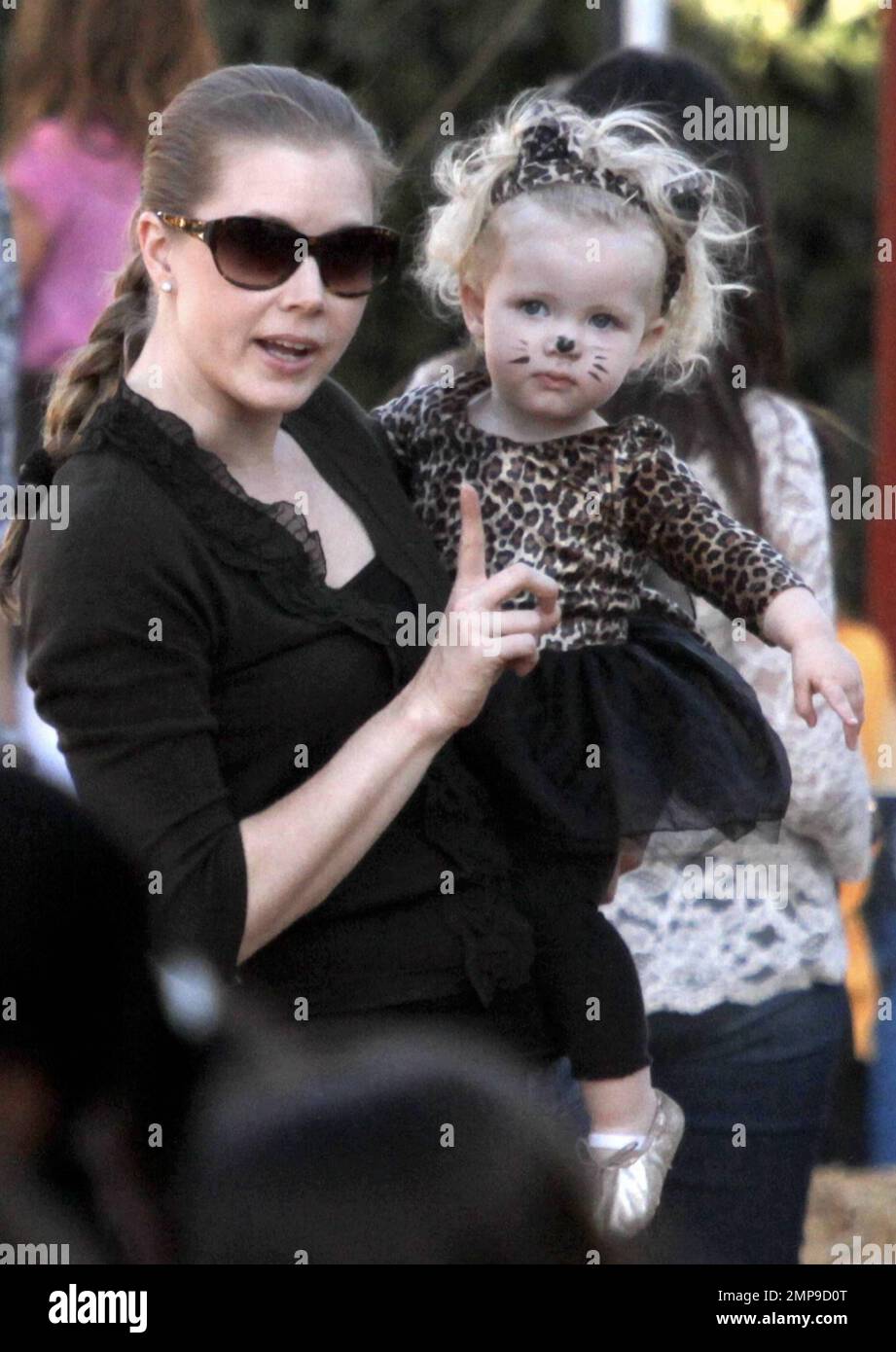 Actress Amy Adams spends a day at Mr Bones Pumpkin Patch with husband ...