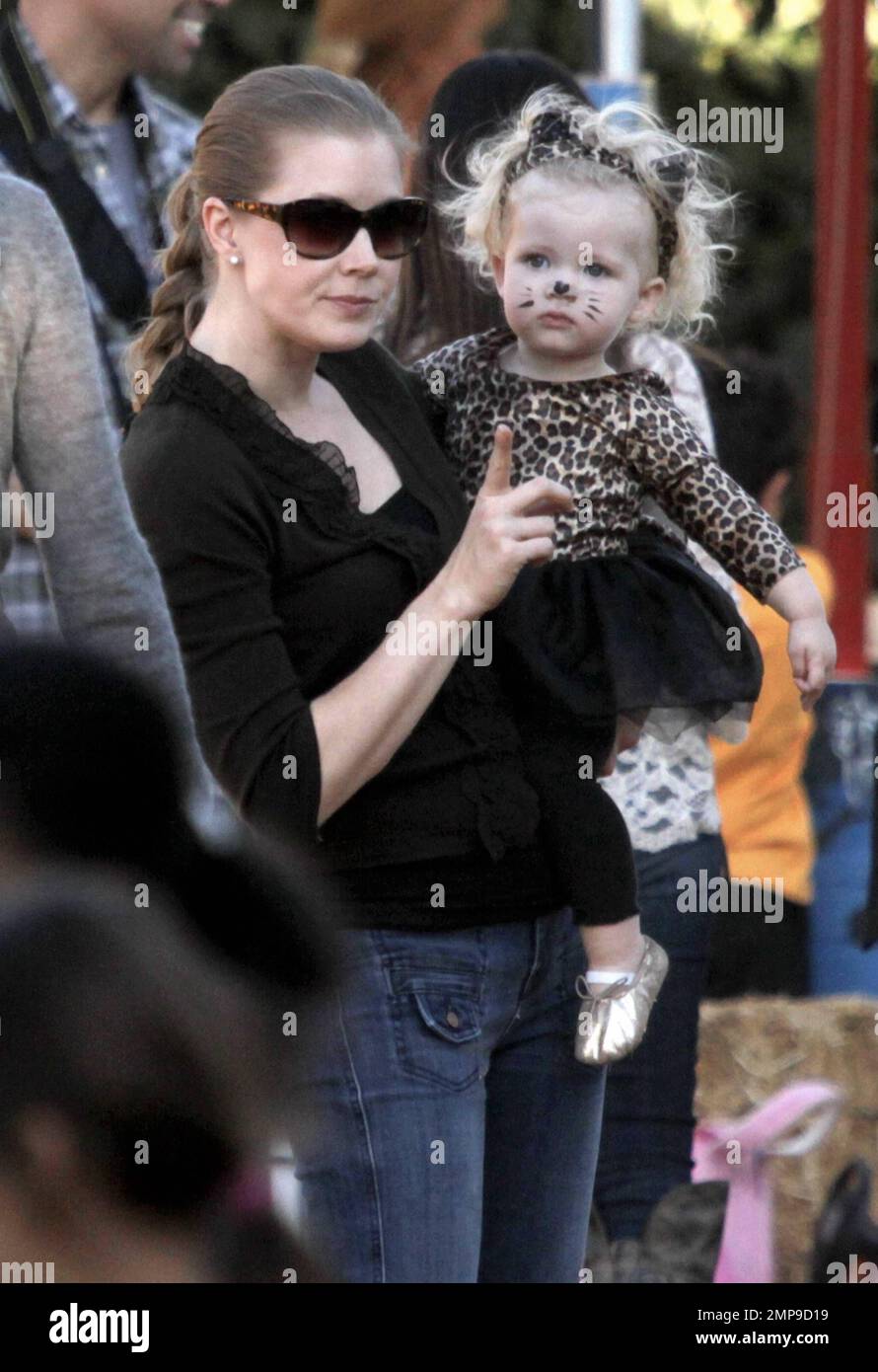 Actress Amy Adams spends a day at Mr Bones Pumpkin Patch with husband ...
