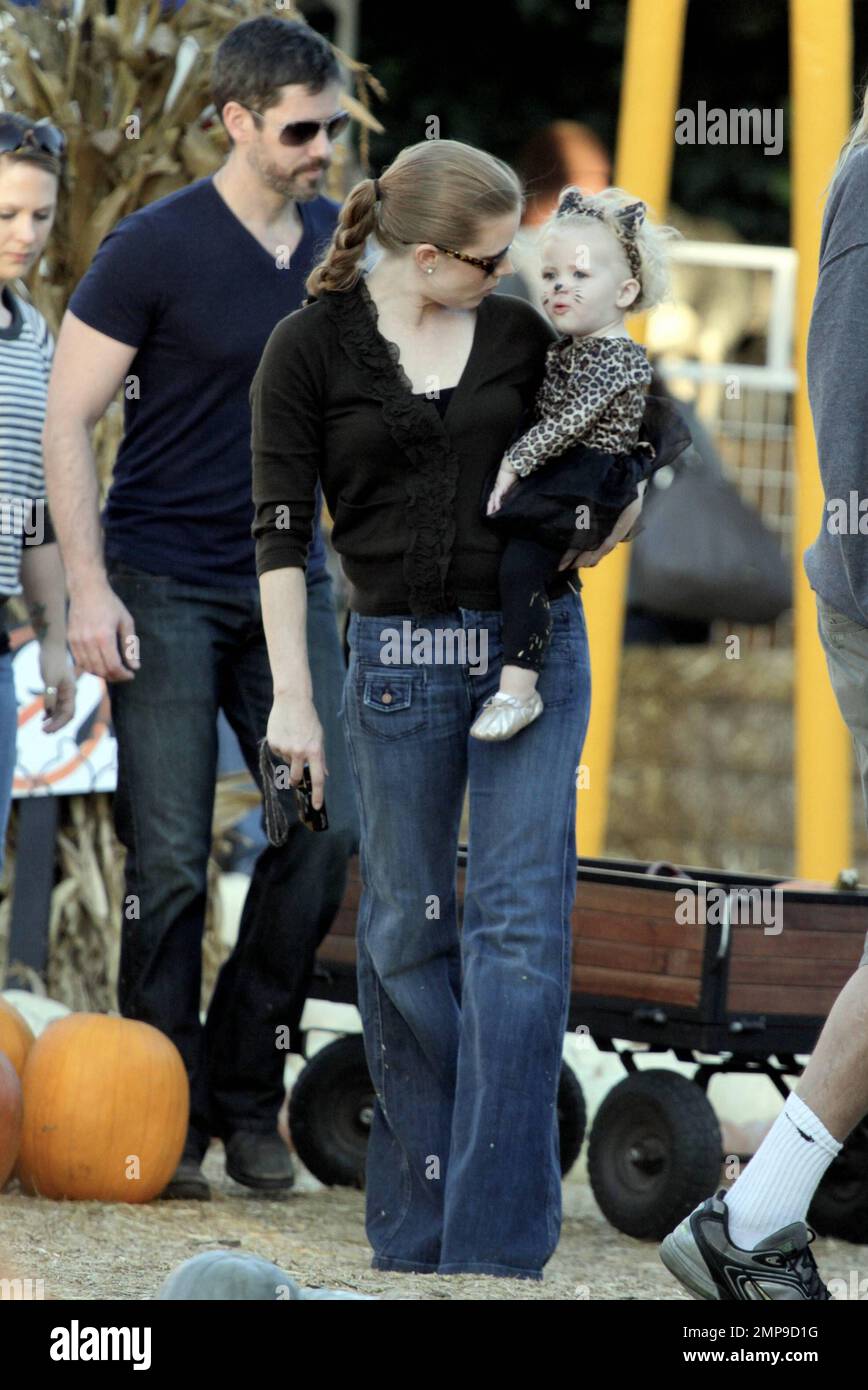 Actress Amy Adams spends a day at Mr Bones Pumpkin Patch with husband ...