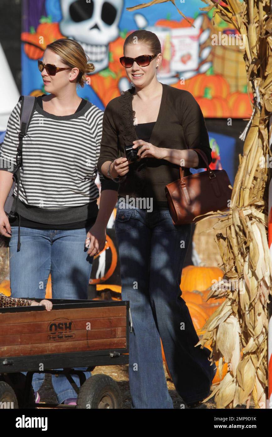 Actress Amy Adams spends a day at Mr Bones Pumpkin Patch with husband ...