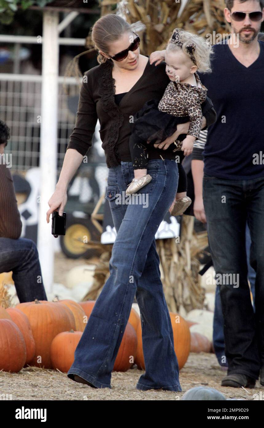 Actress Amy Adams spends a day at Mr Bones Pumpkin Patch with husband ...