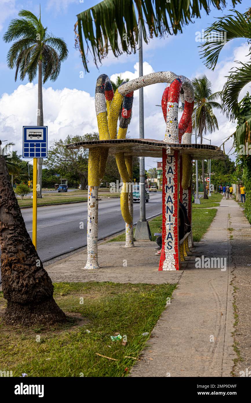 Cuba bus stop art hi-res stock photography and images - Alamy
