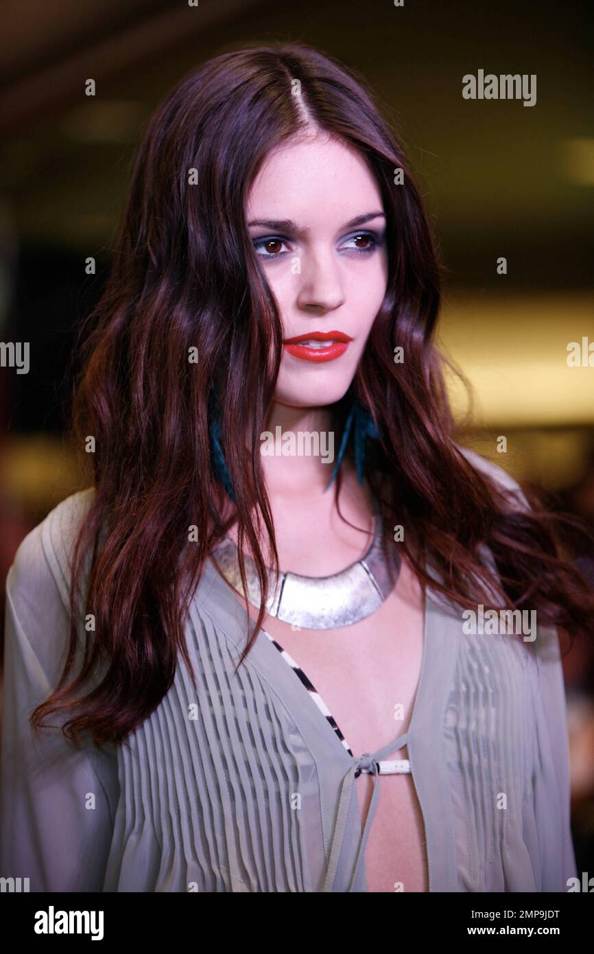 Andrew charles fashion show hi-res stock photography and images - Alamy