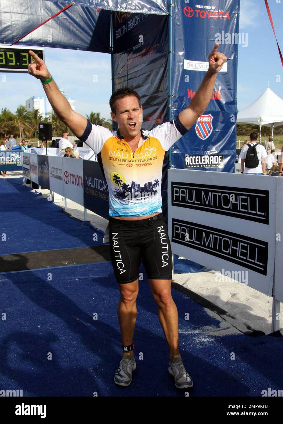 "The Bachelor's" Andy Baldwin competes at the Second Annual Nautica ...