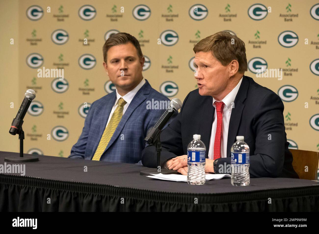 Green Bay Packers president Mark Murphy, right, introduces Brian ...