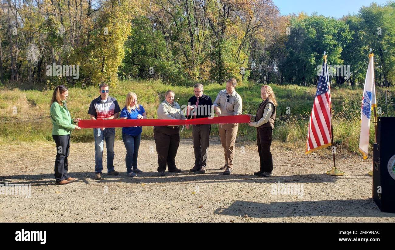 (left center) Sabrina Chandler, Upper Mississippi River Wildlife Refuge ...