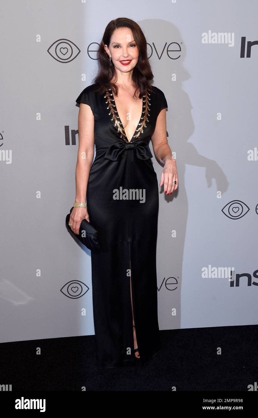 Ashley Judd arrives at the InStyle and Warner Bros. Golden Globes ...