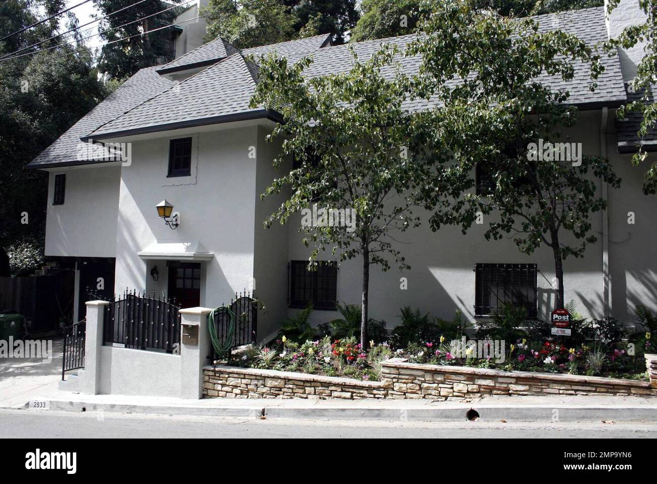 Exclusive!! British actress Anna Friel has joined the LA Jetset and ...