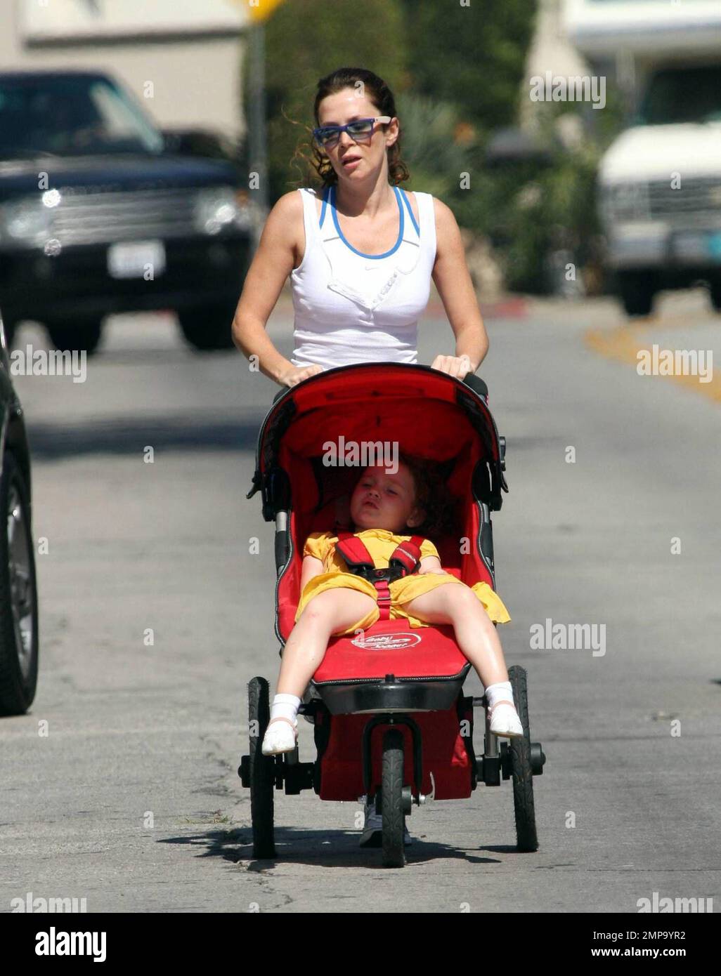 British actress and "Pushing Daisies" star Anna Friel jogs around her ...