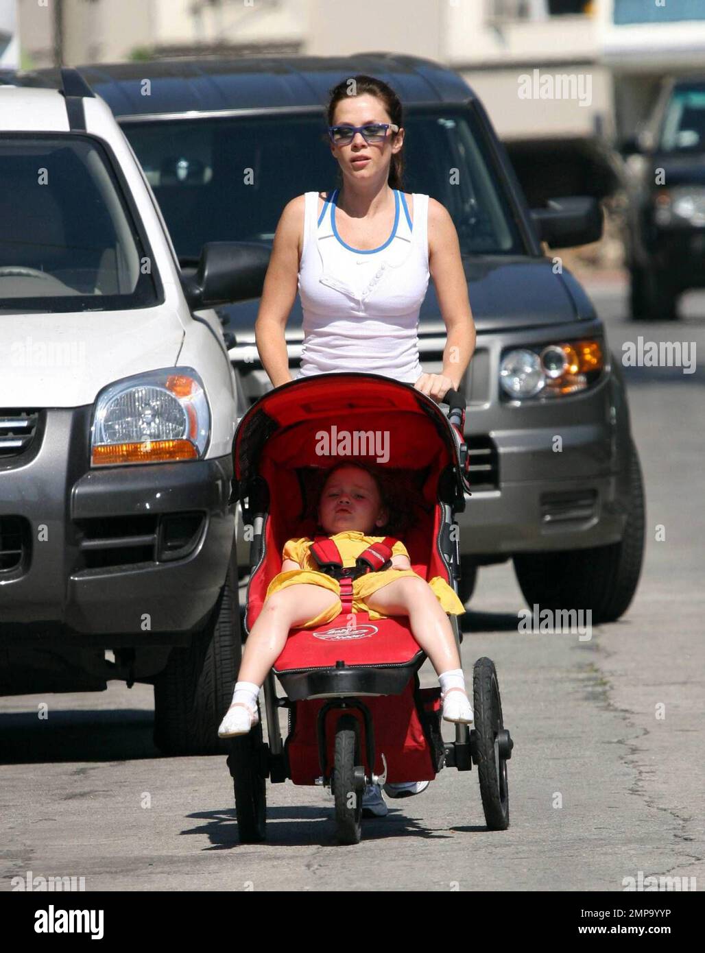 British actress and "Pushing Daisies" star Anna Friel jogs around her ...