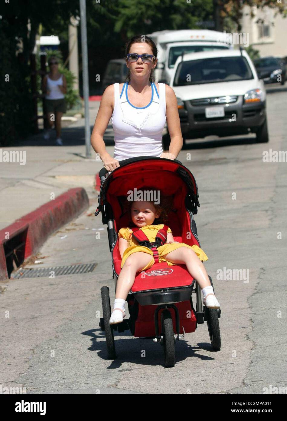 British actress and "Pushing Daisies" star Anna Friel jogs around her ...