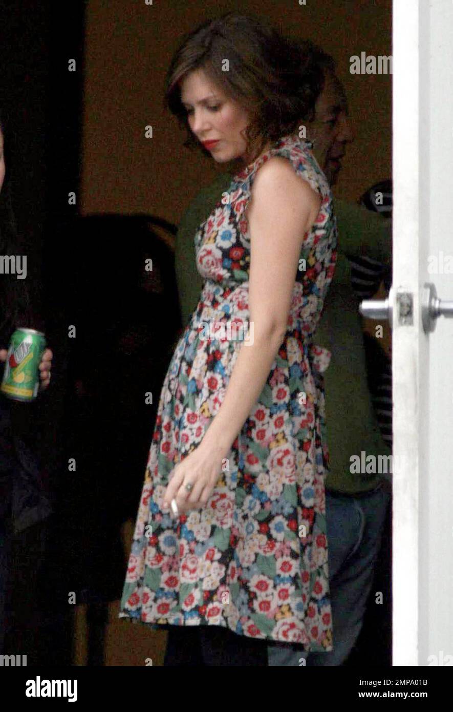 Exclusive!! British actress, Anna Friel, got picture perfect for a ...