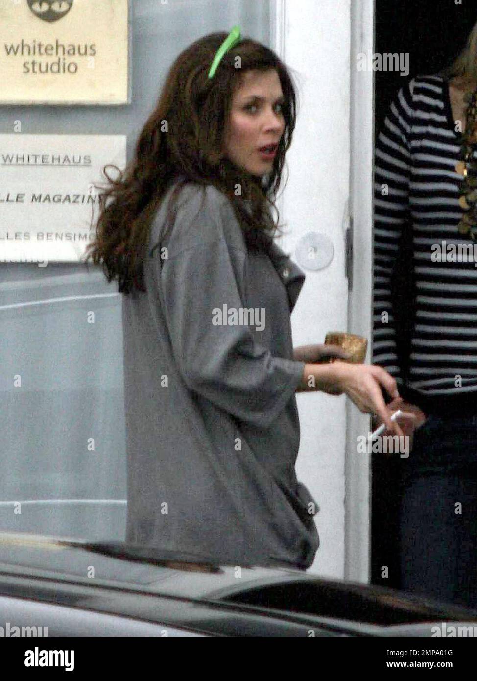 Exclusive!! British actress, Anna Friel, got picture perfect for a ...