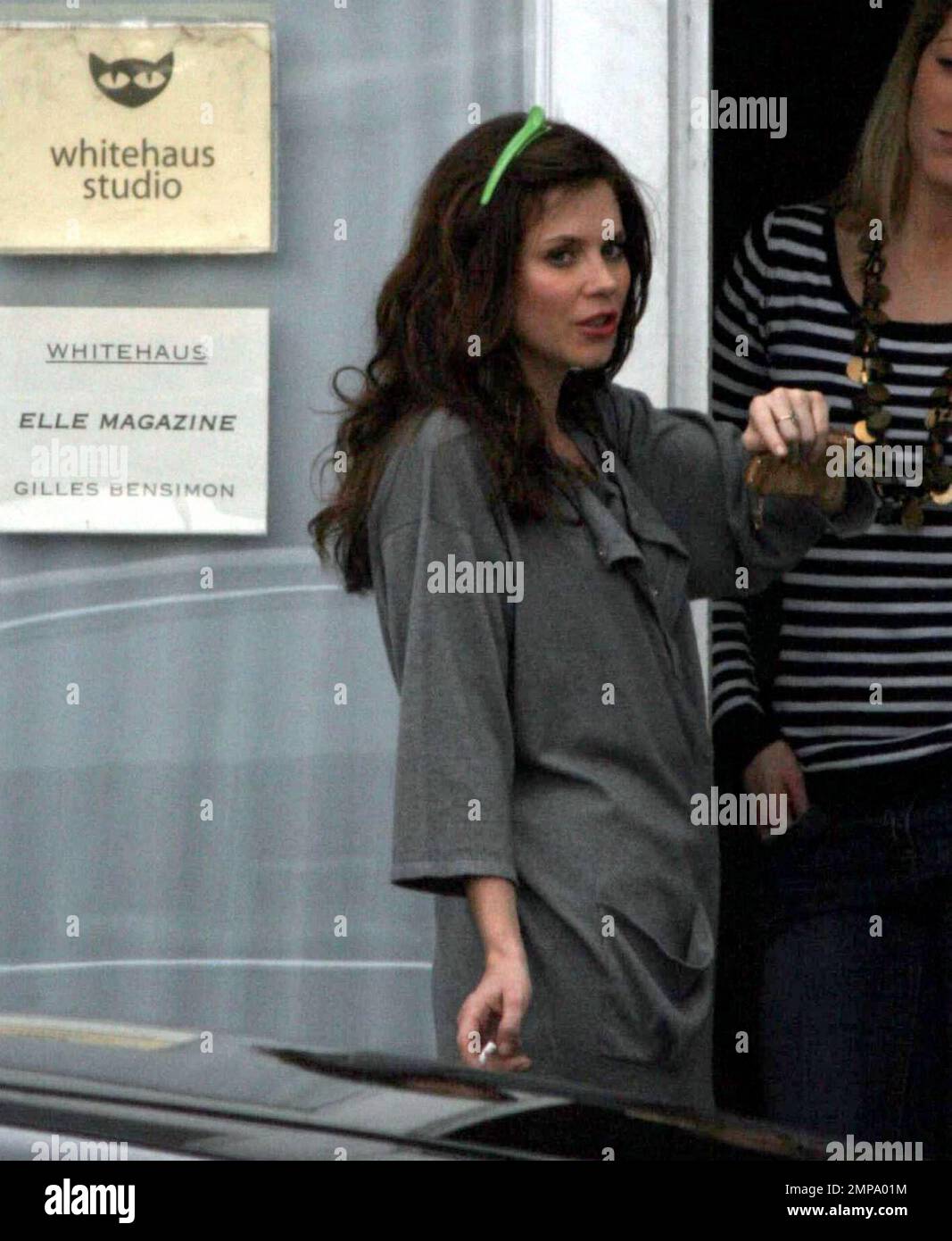 Exclusive!! British actress, Anna Friel, got picture perfect for a ...