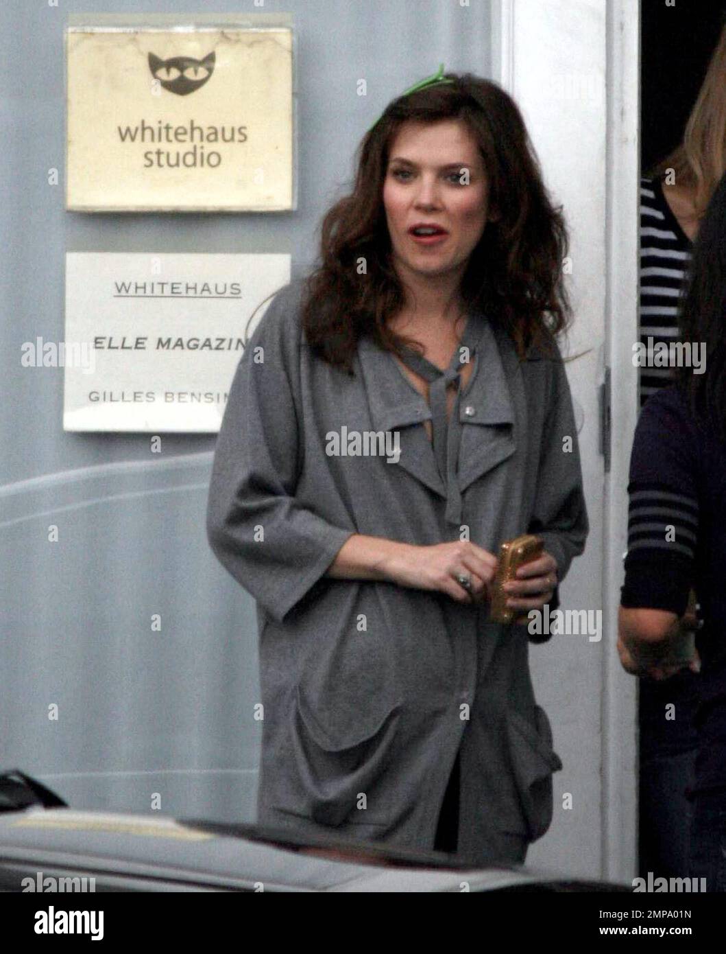 Exclusive!! British actress, Anna Friel, got picture perfect for a ...