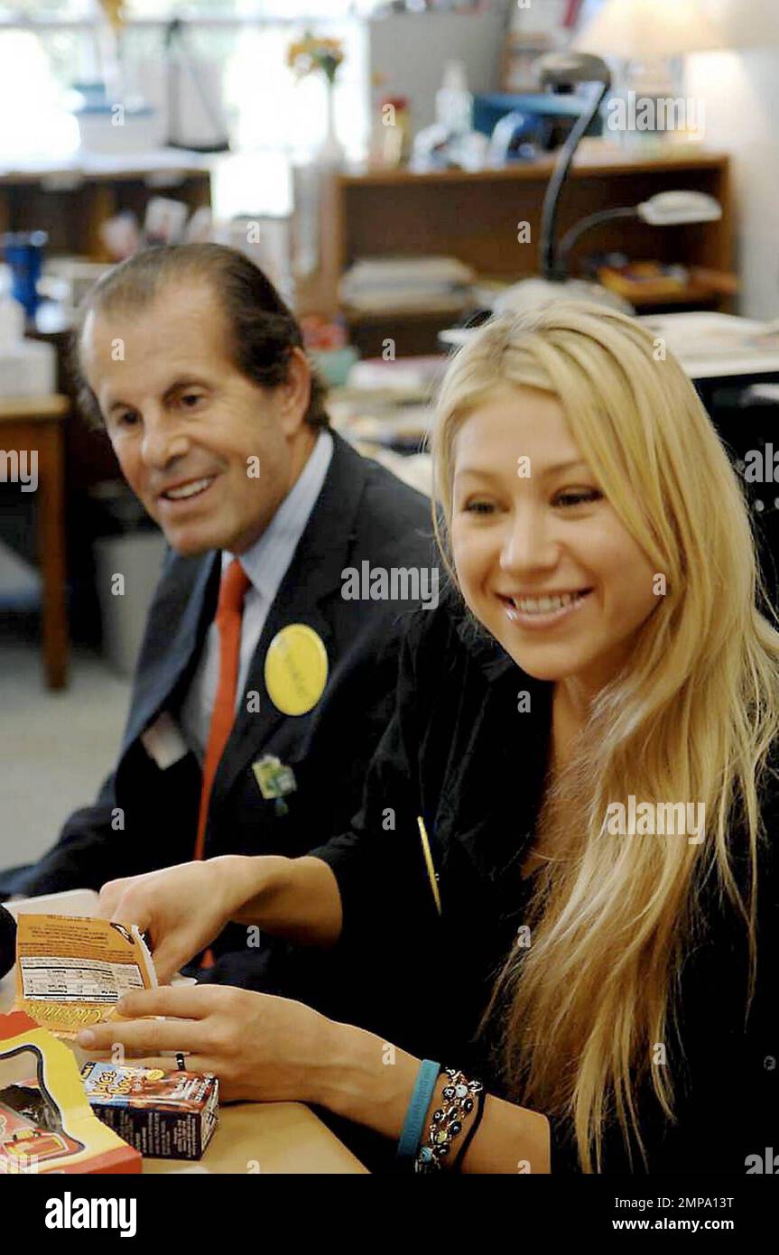Tennis superstar Anna Kournikova awarded North Palm Beach Elementary ...
