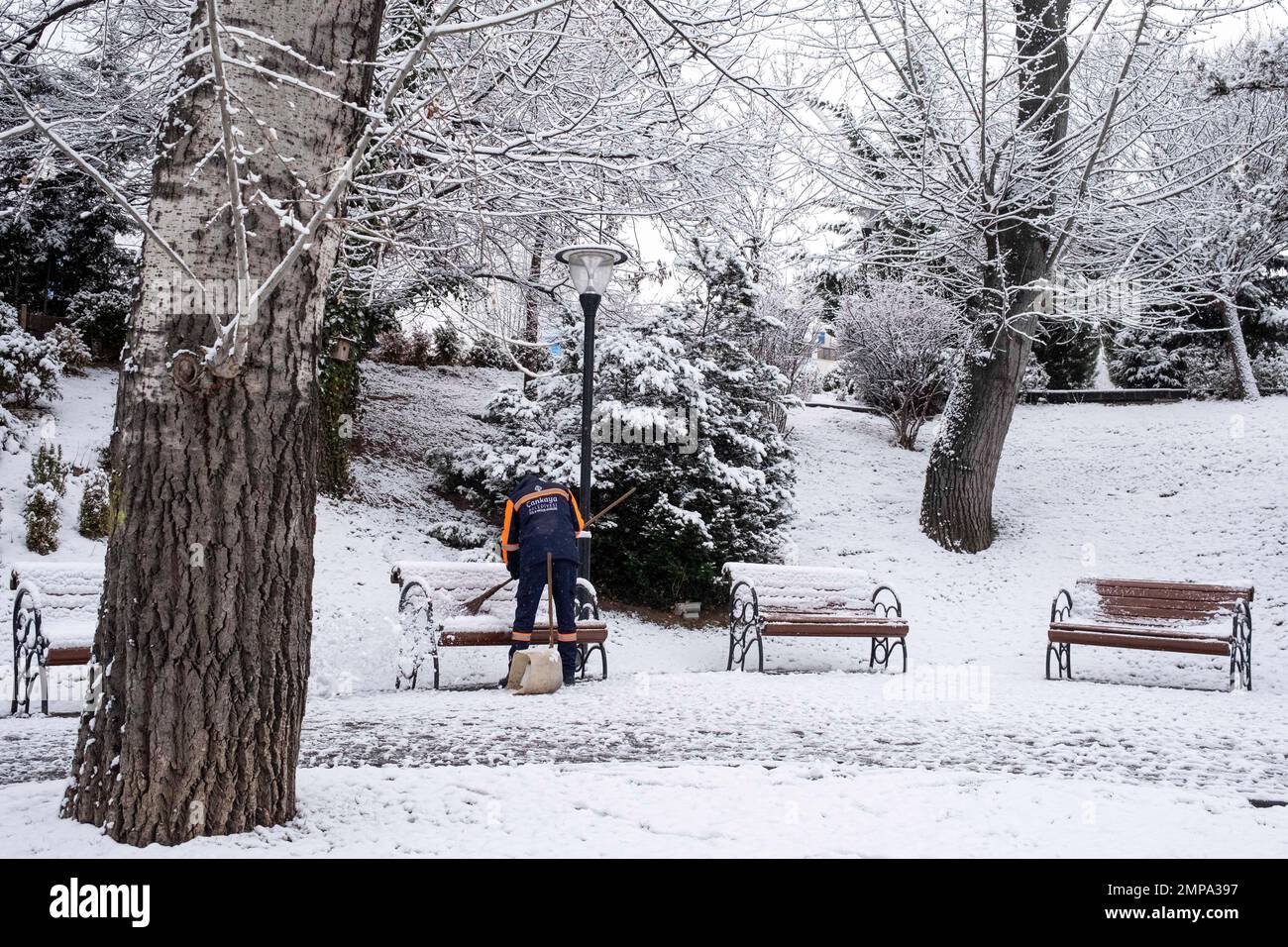 Ankara, Turkey. 31st Jan, 2023. A worker seen clearing snow from the ...