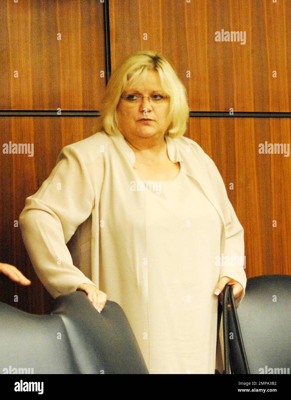 Anna Nicole Smith's mother Virgie Arthur smiles in court on the day her ...