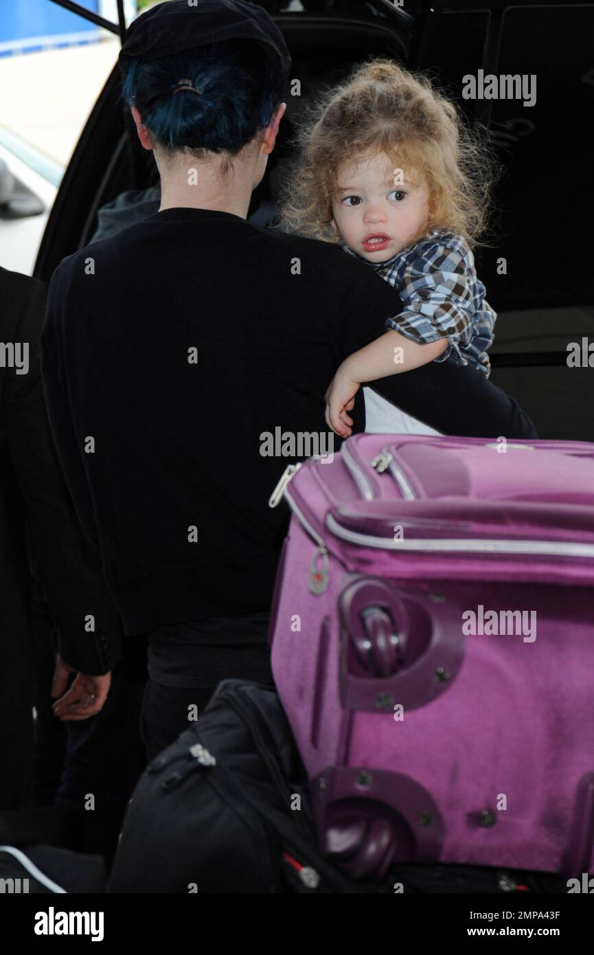 Anna Paquin and Stephen Moyer with twins Charlie and Poppy at LAX ...