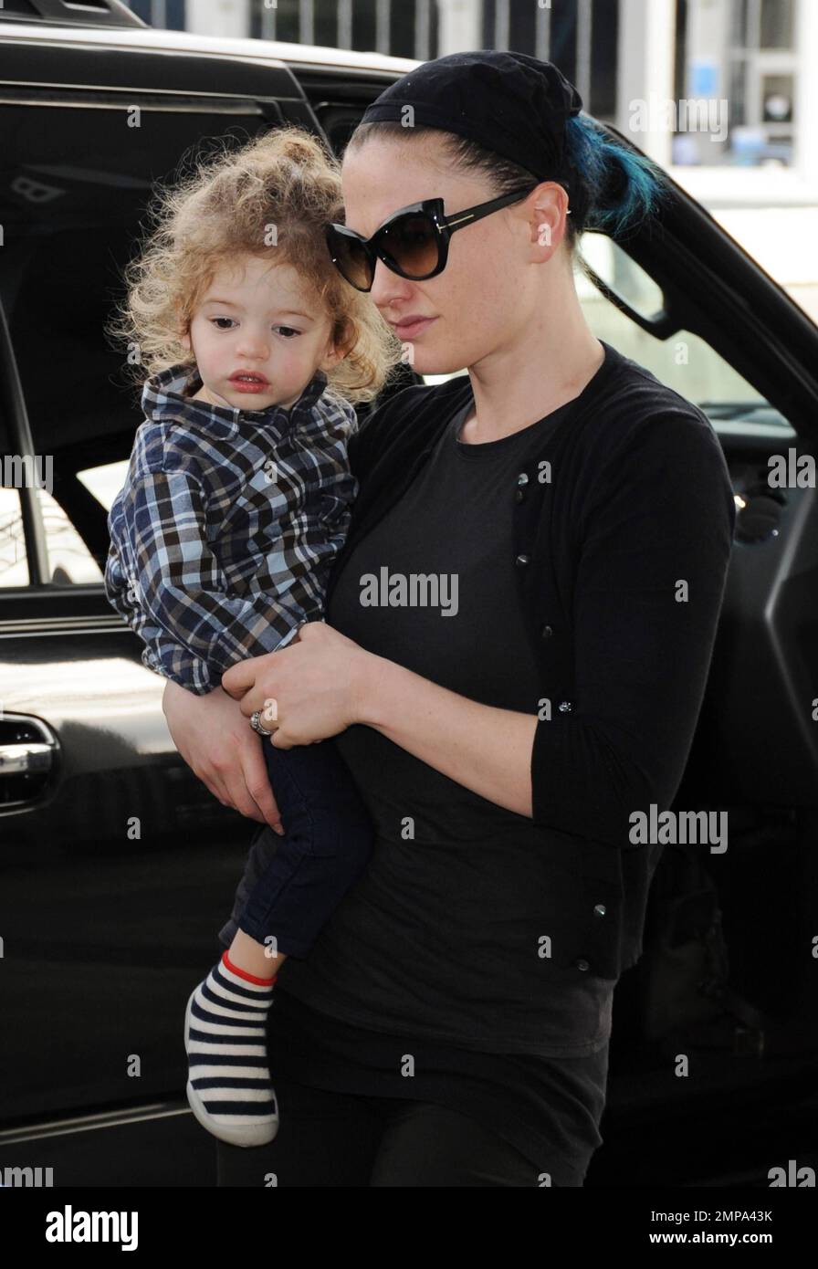Anna Paquin And Stephen Moyer With Twins Charlie And Poppy At Lax Airport In Los Angeles Ca